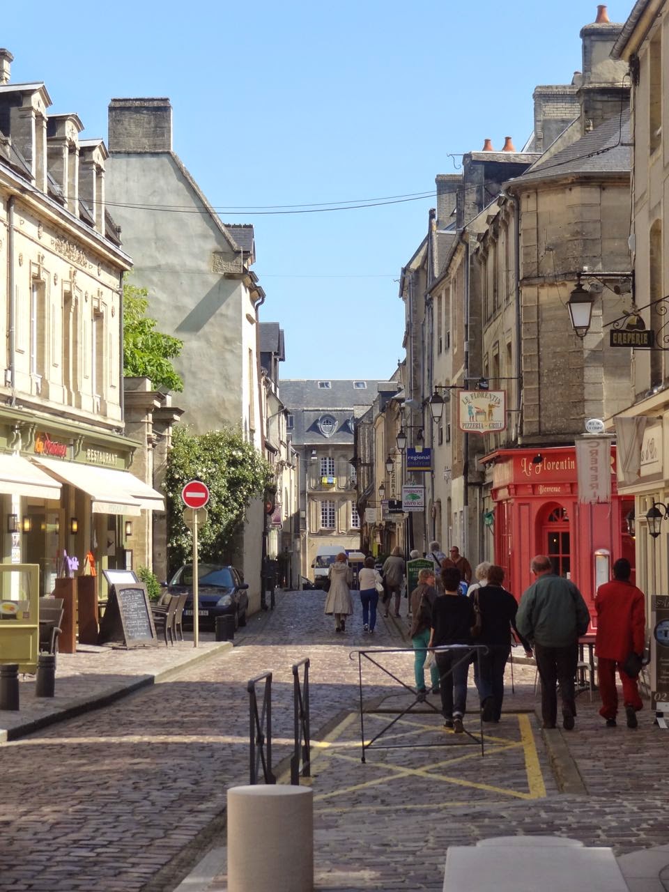 Scrumpdillyicious: Normandy's Bayeux Tapestry, Cathédrale & Calvados