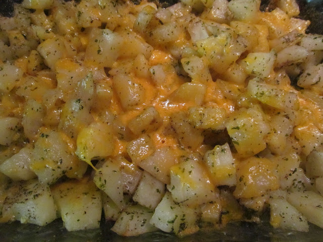 LL Farm: Cheesy Garlic Potatoes