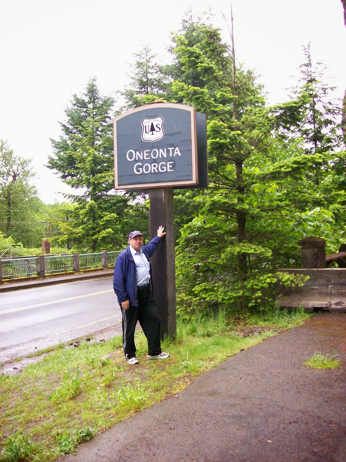 Visiting Oregon Travel Highlights: Oneonta Narrows: Wading Through Heaven