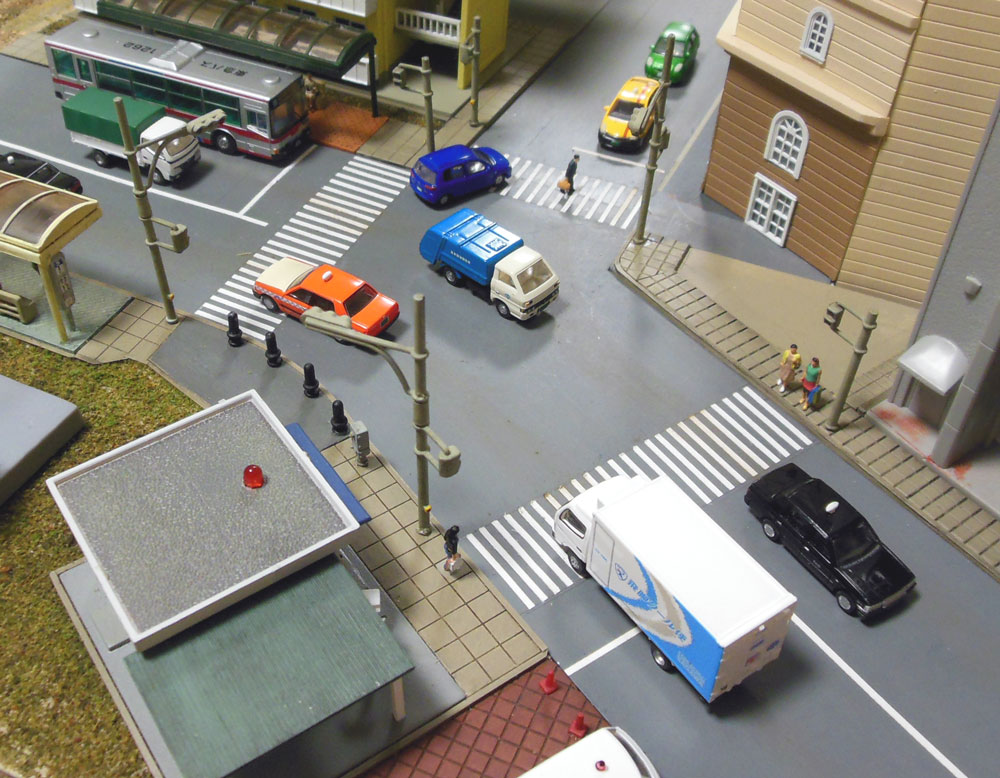 Tokyo in N Scale: Installing TomyTec traffic signals