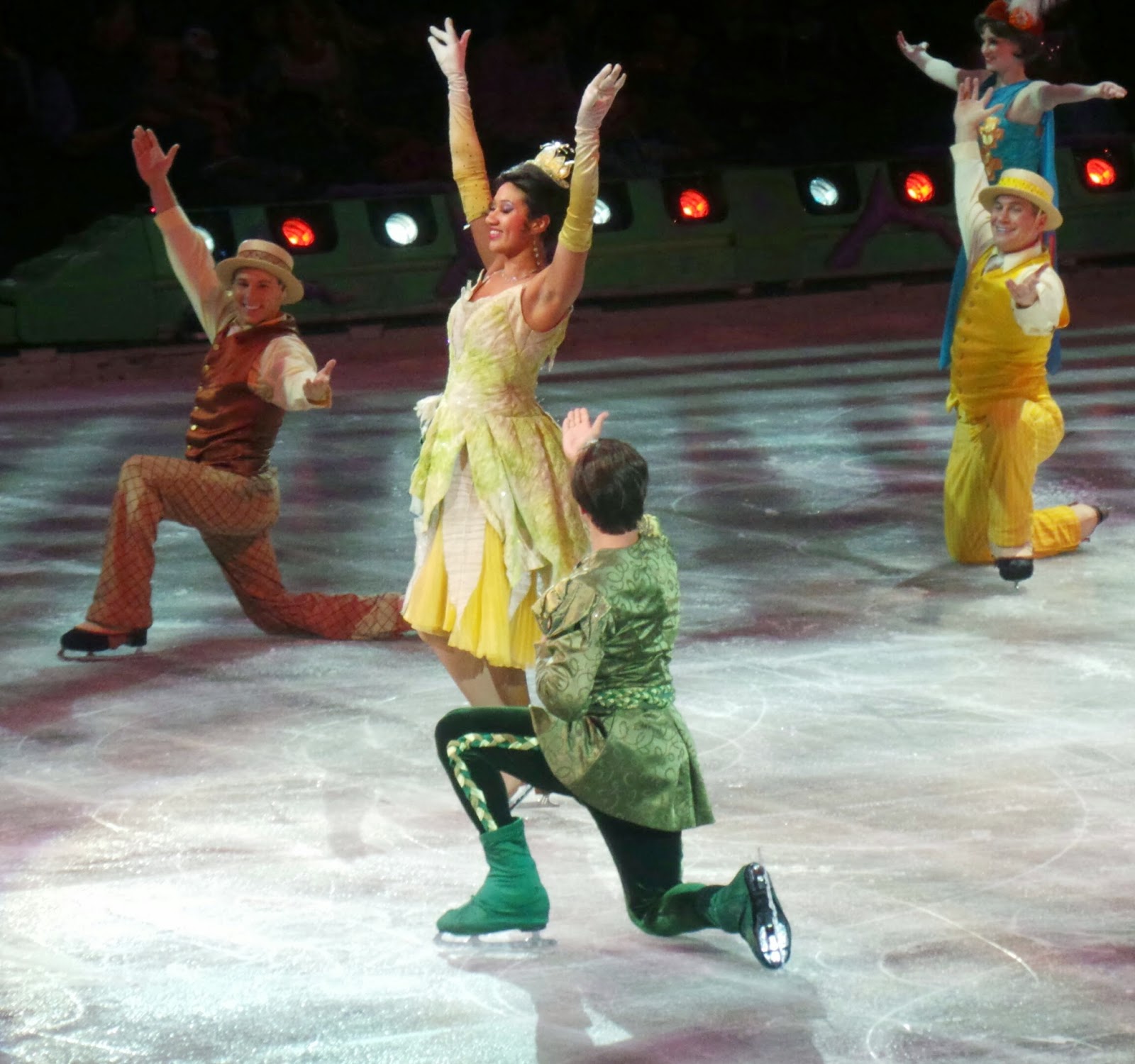 FREE IS MY LIFE: ENTERTAINMENT: Disney on Ice Princesses & Heroes opens ...