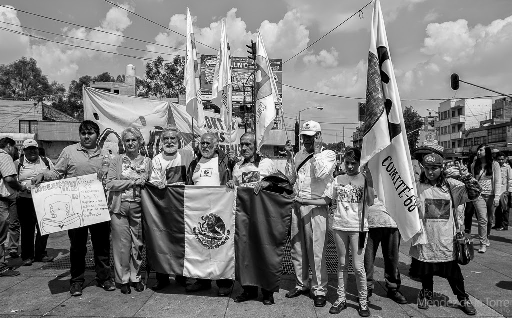 Mirar tras la lente: Marcha por el ¨Halconazo¨ de 1971, DF