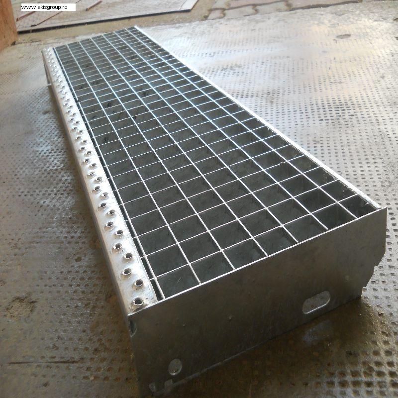 gratare metalice zincate: GRATARE METALICE ZINCATE PENTRU SCARI PRET MIC