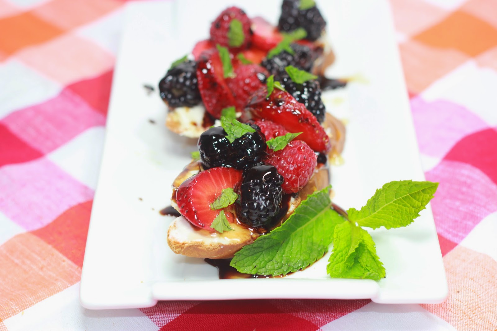 Michelle's Tasty Creations: Fruit Bruschetta with Cheese Spread and ...