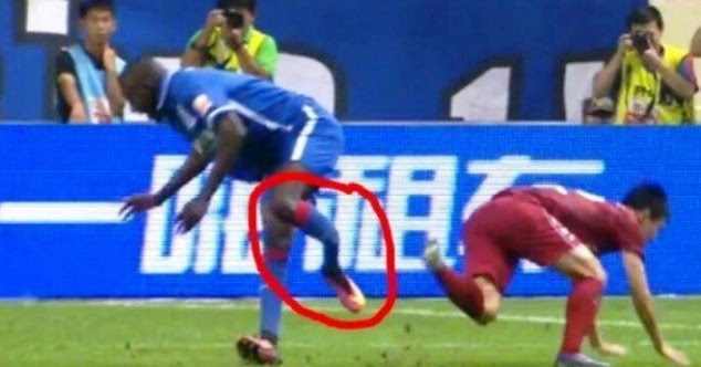 Ex-Chelsea player Demba Ba suffers HORRIFIC leg injury in China | Spoti ...