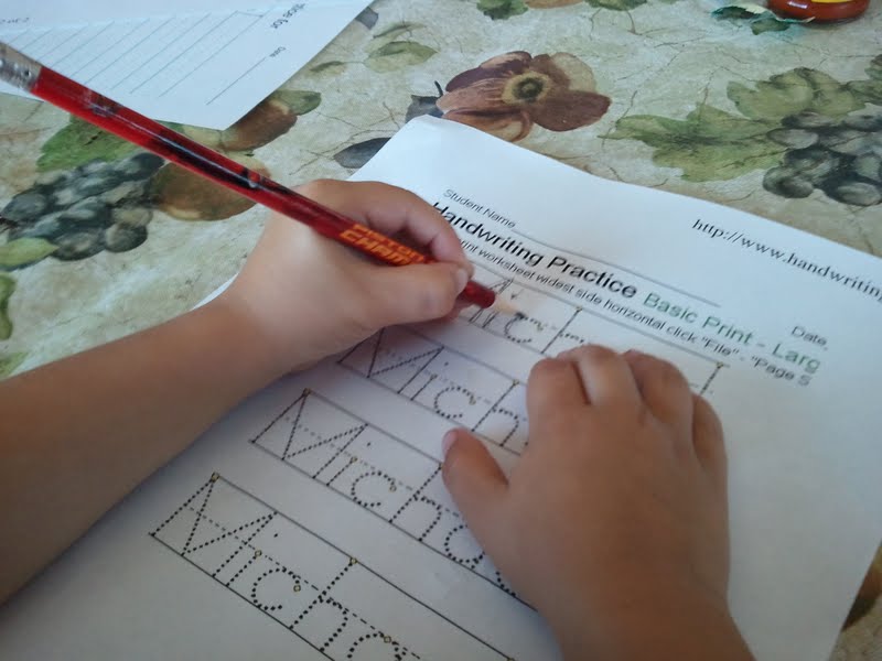 Messy Kids: Child Led Learning: Reading and Writing