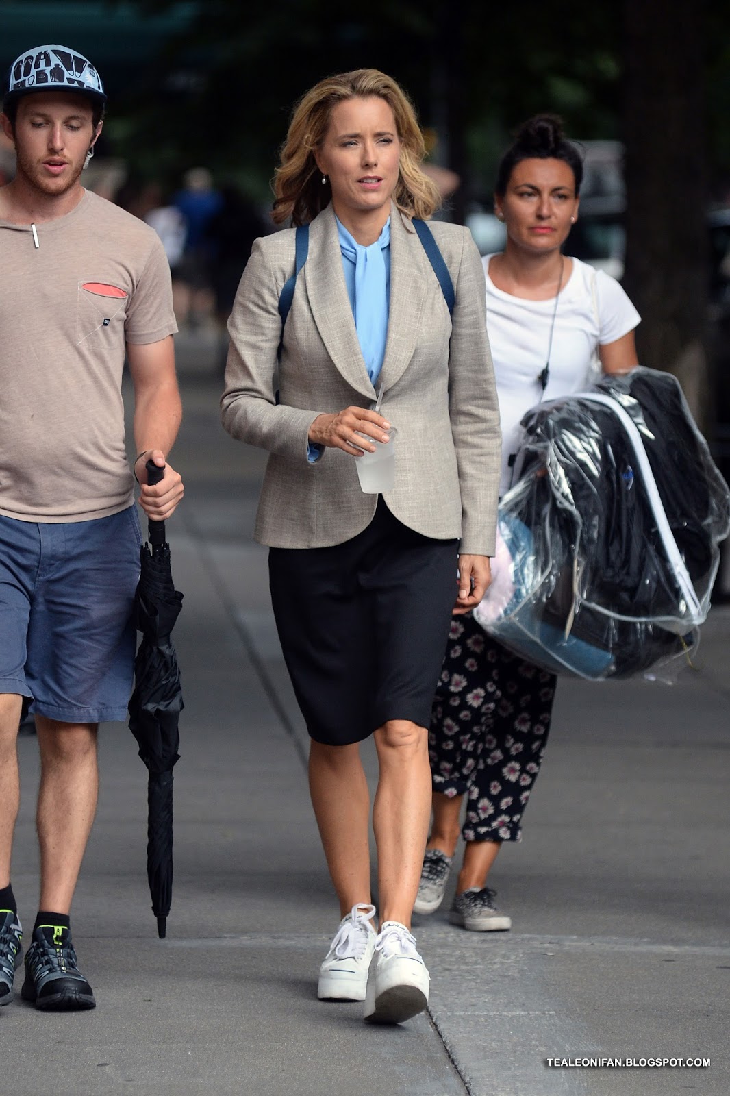 Téa Leoni walking to the set of Madam Secretary in NYC - July 14, 2015 ...