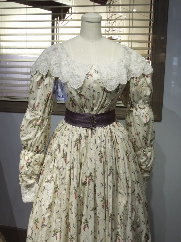 Hollywood Movie Costumes and Props: Amanda Seyfried's Cosette gown from ...