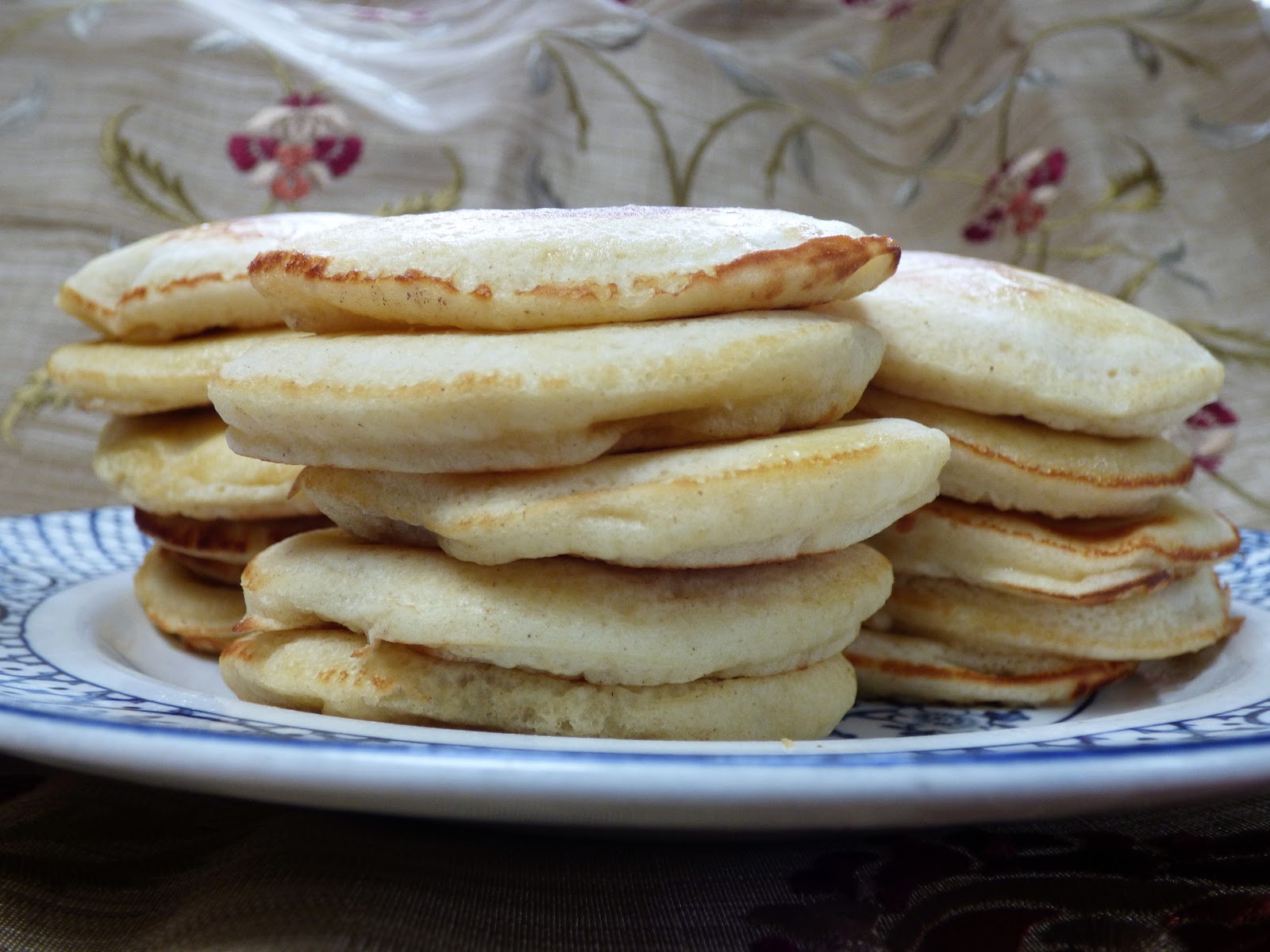 Chez Maximka: Yukon flapjacks (sourdough pancakes)
