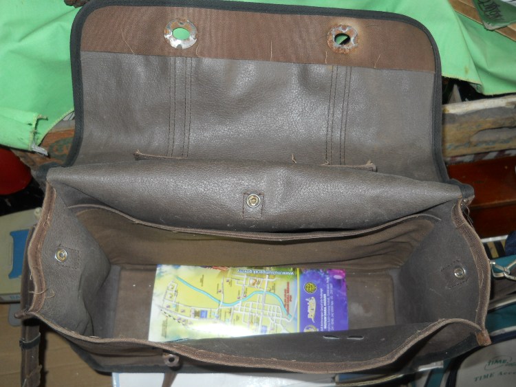 KOLEKSI FITRI BARANG OLD SKOOL: Beg sekolah coklat ' button pulas