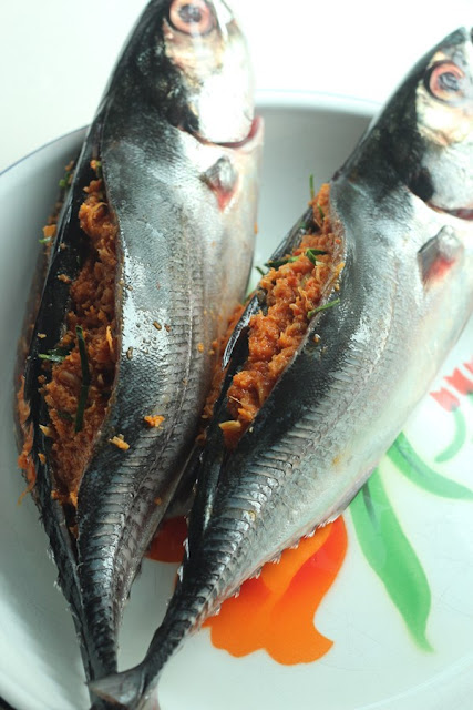Nasi Lemak Lover: Ikan Sumbat Sambal Kelapa ~ Coconut Sambal Stuffed ...
