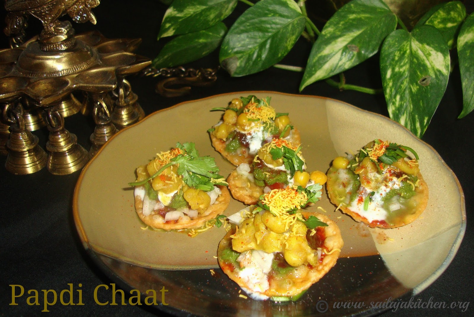 Sailaja Kitchen...A site for all food lovers!: Papdi Recipe / Papri ...