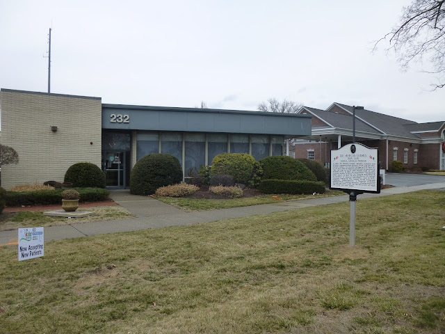 Photo-ops: Historical Marker: Dr. Mahlon Loomis - West Springfield, MA