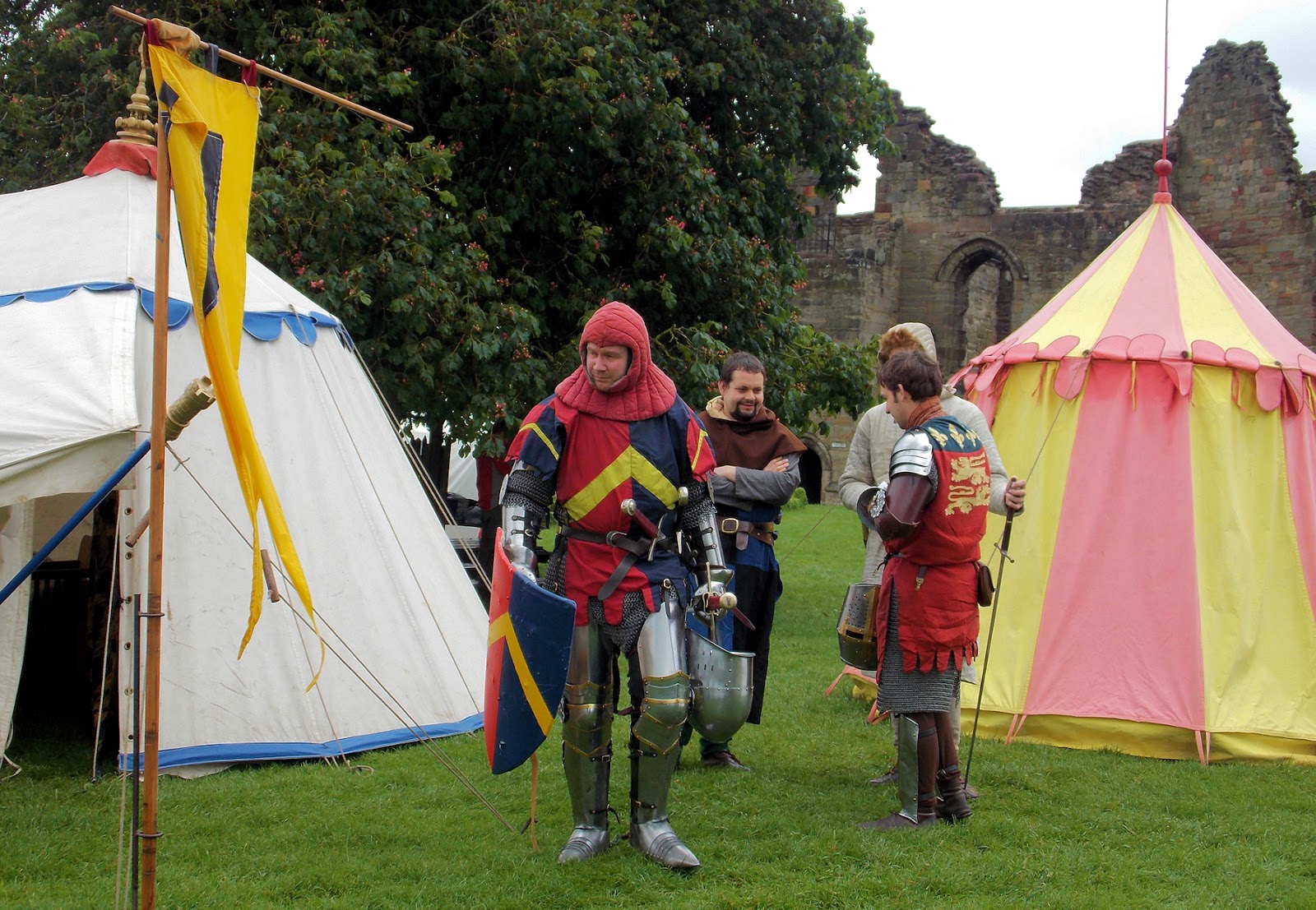 This is me Sarah mum of 3: Medieval knights at Tutbury Castle
