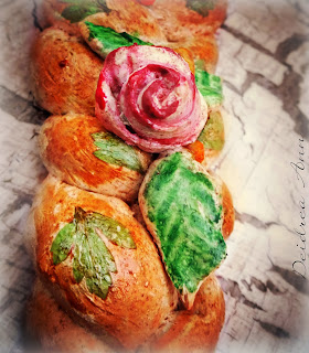 Suzy Homefaker: ROSE ARTISAN WHEAT BREAD