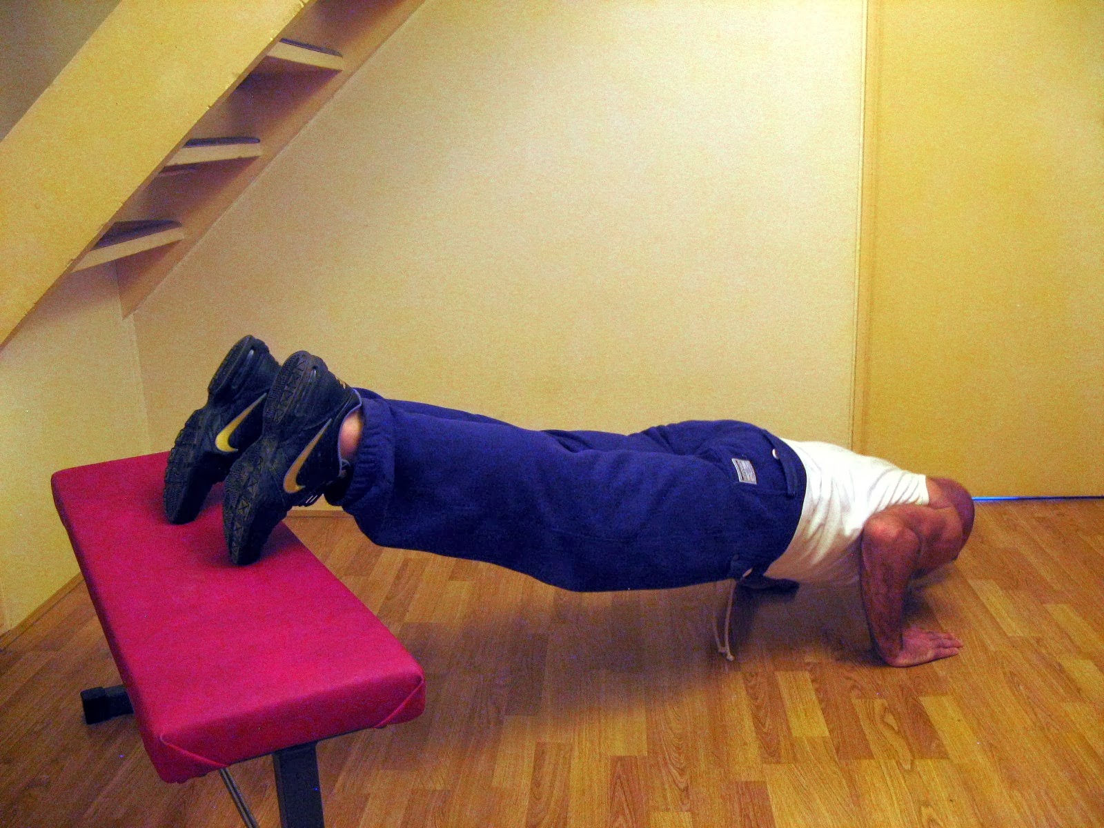 Start Bodyweight Training: Push up progression