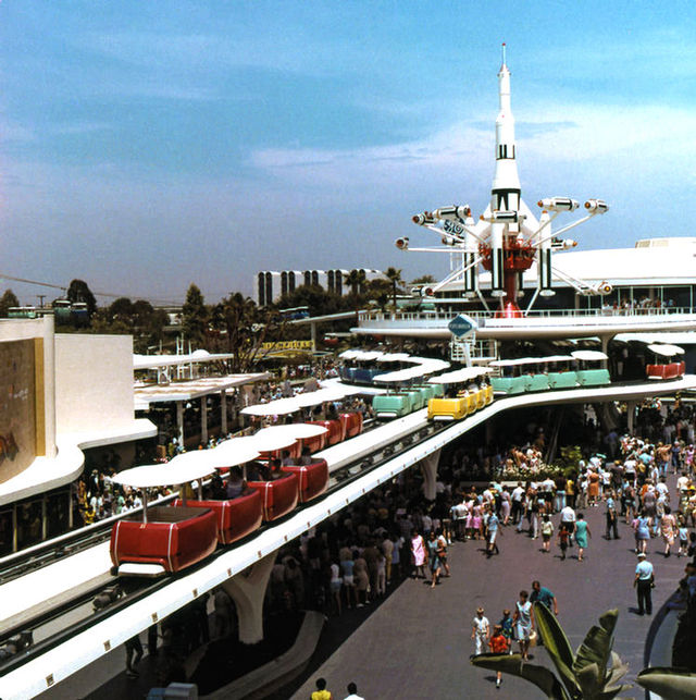 Disney Avenue: Walt Disney's New Tomorrowland 67'