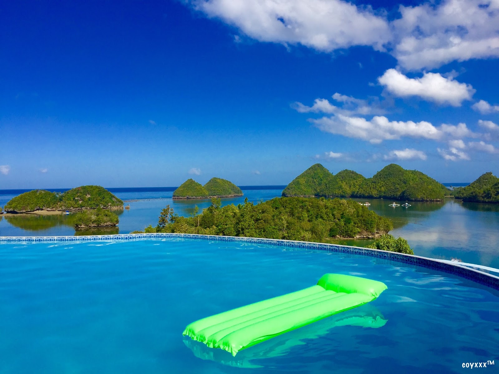 cOyxXx: A Dreamlike Masterpiece: Perth Paradise Resort