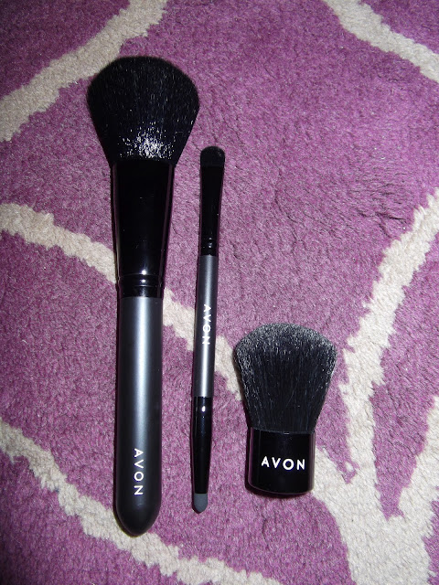 Beauty Basics | Avon makeup brushes | KechYourStyle