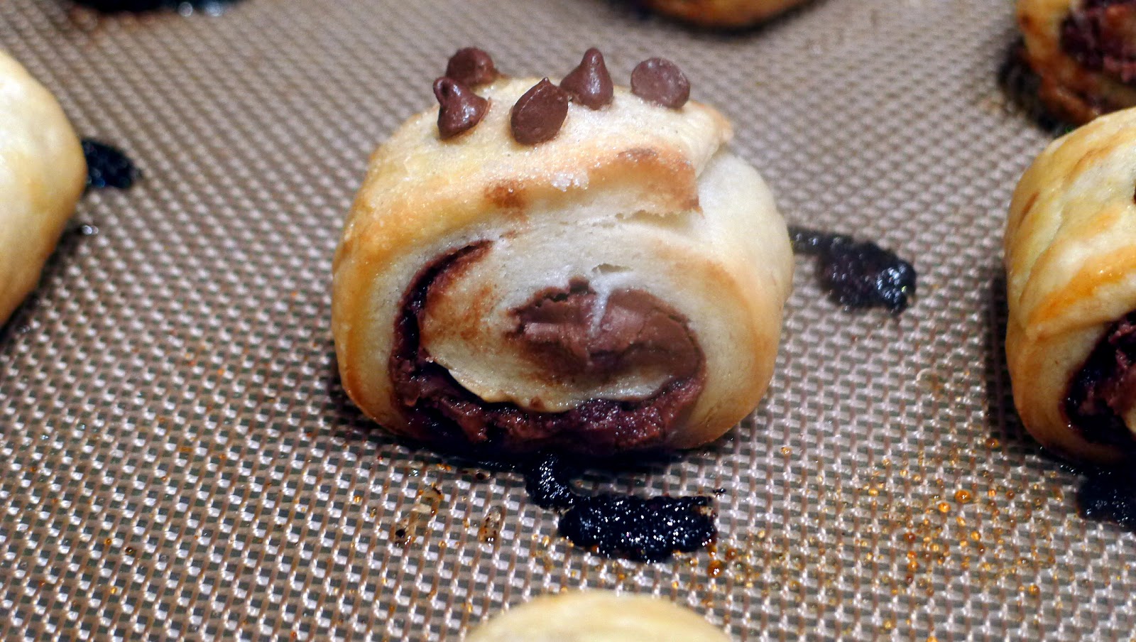 newFOOD tuesdayz: Chocolate Hazelnut Rugalach