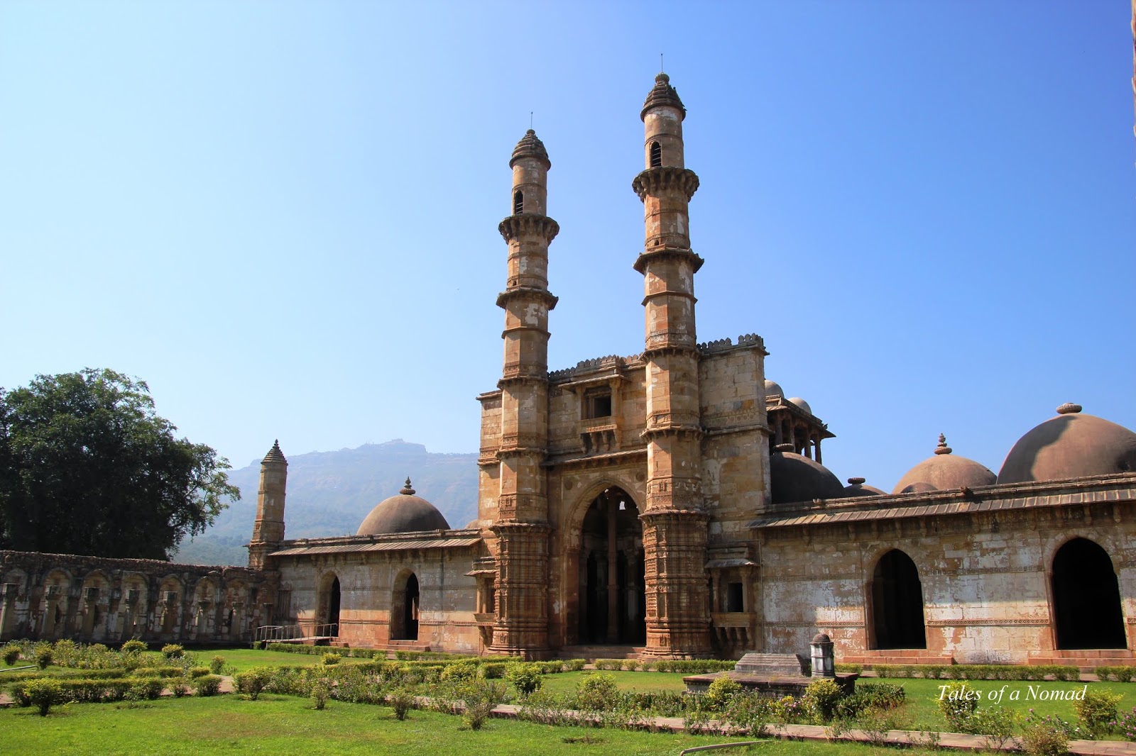 Tales Of A Nomad: Champaner- Pavagadh Archaeological Park: An ...