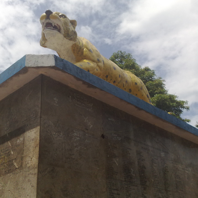 yaszr: Patung Harimau bahagia, lucu nan menggemaskan