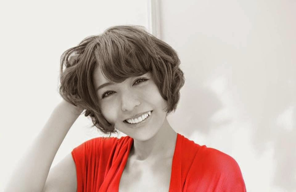 Aki Toyosaki akan merilis single baru dan live DVD/BD! - Kakaku Blog