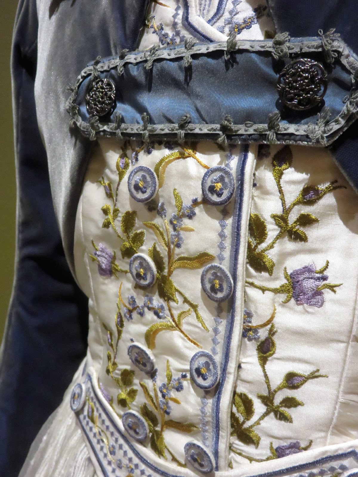 Amazing Cinema Costumes - Decor To Adore