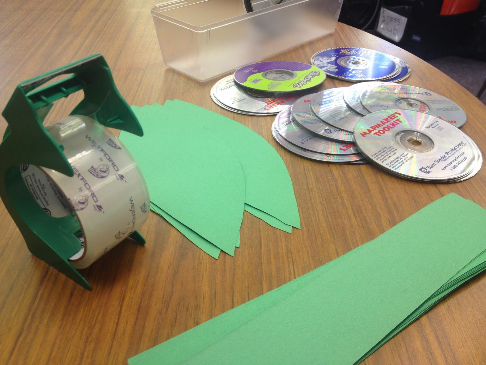 Welcome To The Computer Lab!: How I Made My CD Flowers