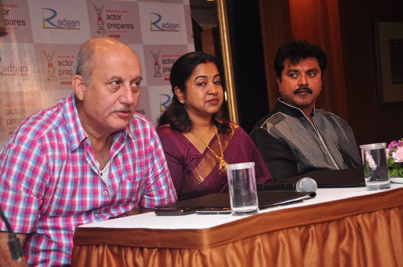 Entire Cinema Gallery - Movie Posters, Movie Gallery, Movie Stills ...