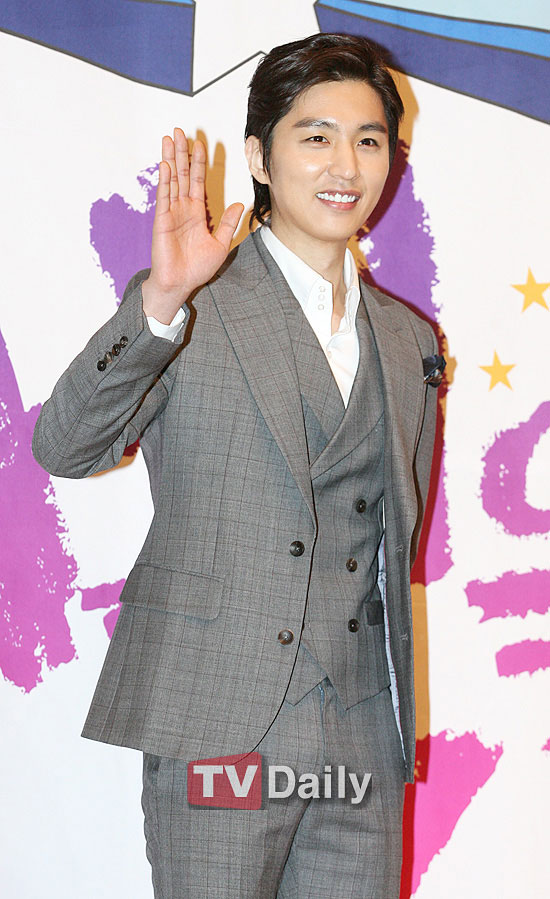 Actor Shin Dong Wook revealed to be battling CRPS