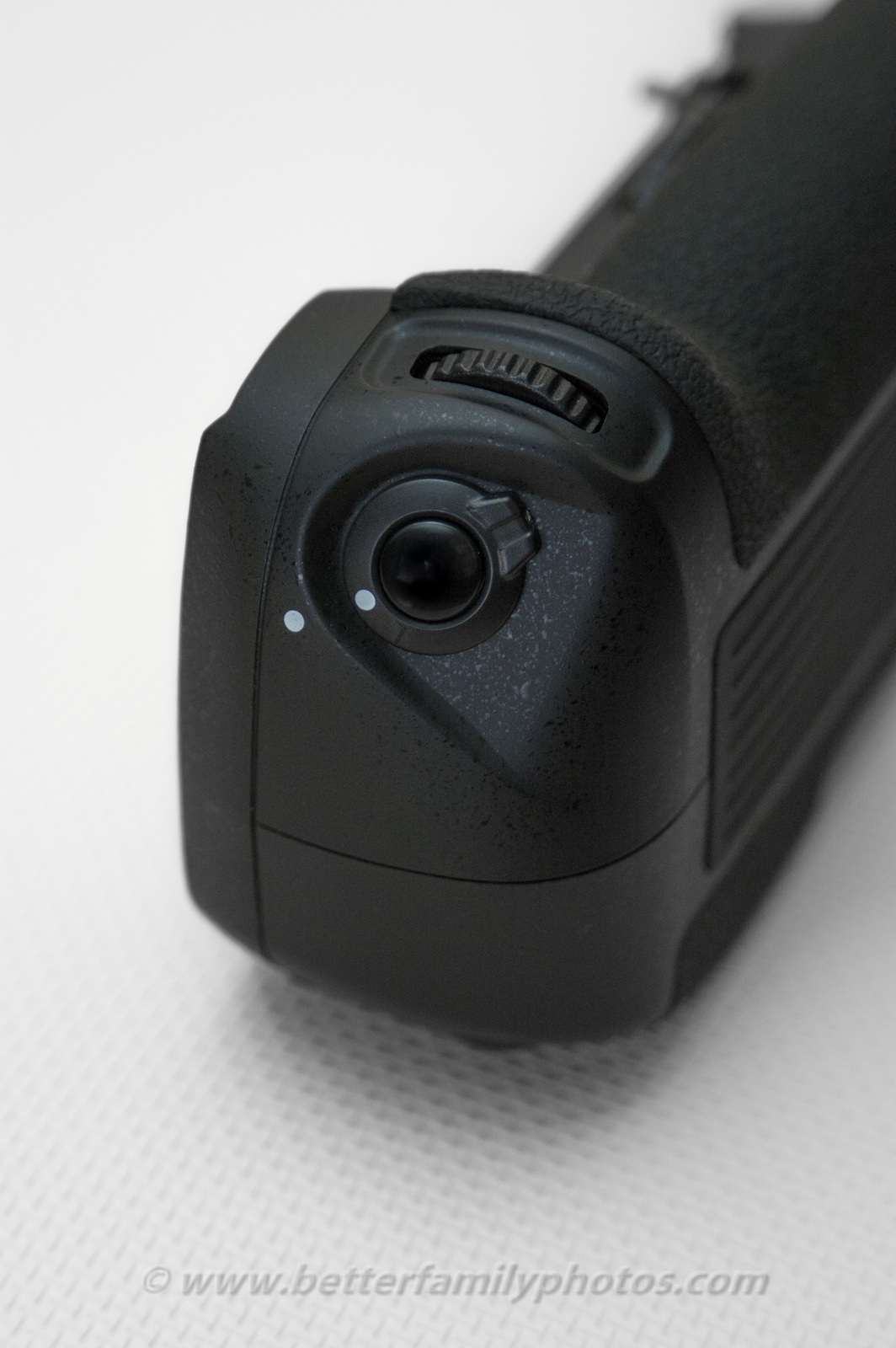 Better Family Photos: Cheap Battery Grip for Nikon D600 - First Impressions