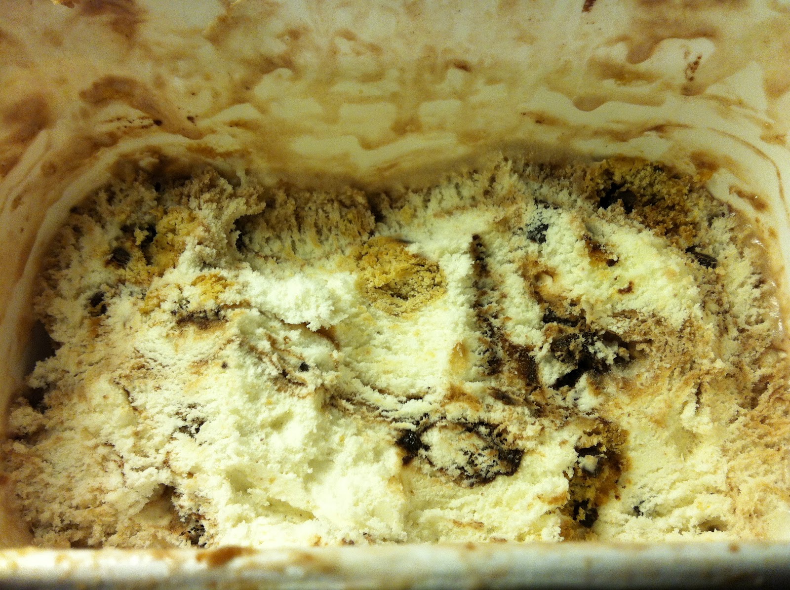 Crazy Food Dude: Review: Breyers Blasts! Chips Ahoy! Frozen Dairy Dessert