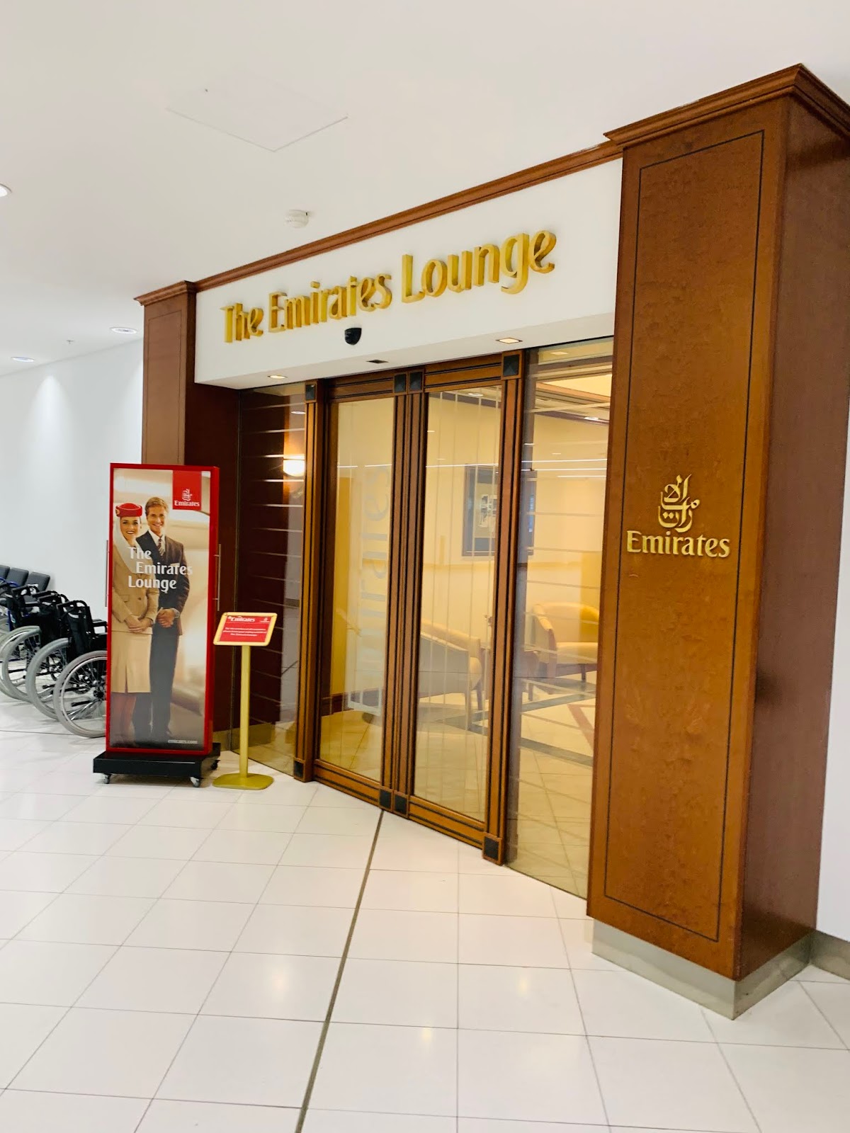 Review: Emirates EK417 First Class Boeing 777-300ER Sydney to Dubai ...