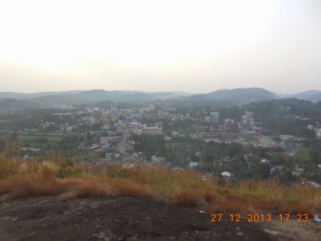 View Of Pathanamthitta Town from Chuttippara - TravelersOutlook ...