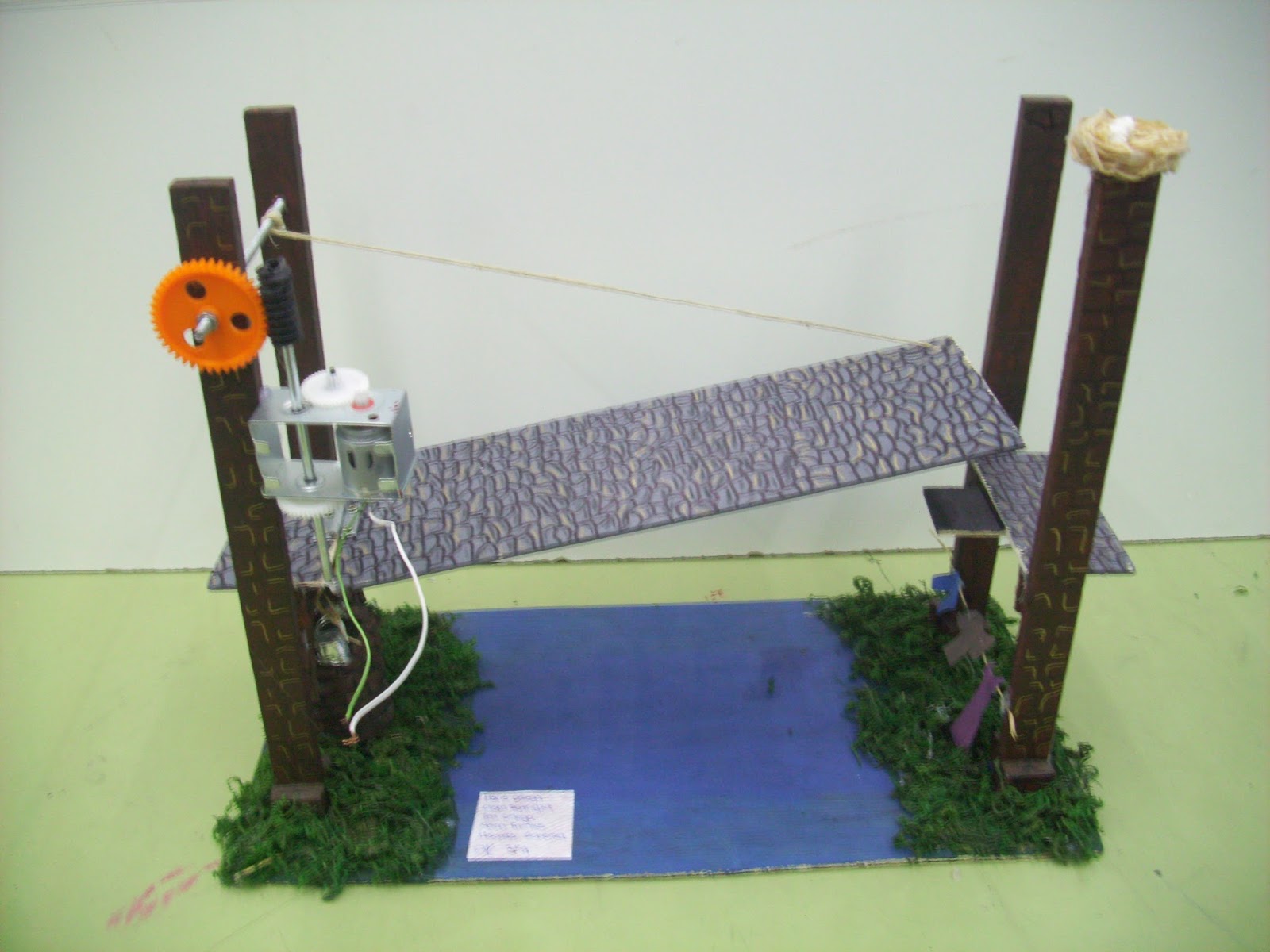 TECNOLOGÍA EN LA ESO Y BACHILLERATO IES CAURA: diciembre 2016