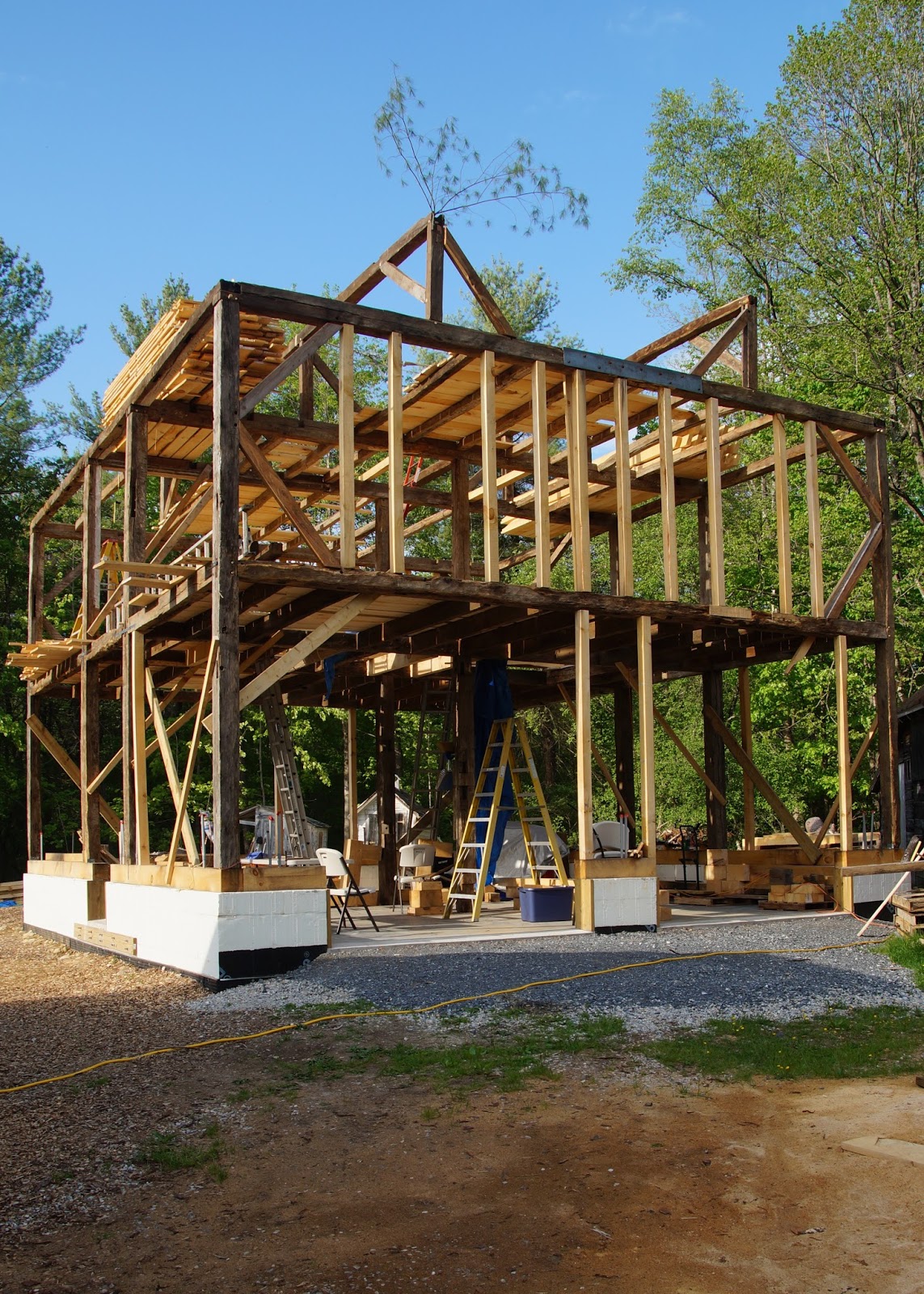 Joe's Vermont Timber Frame Workshop: Posts and Purlins
