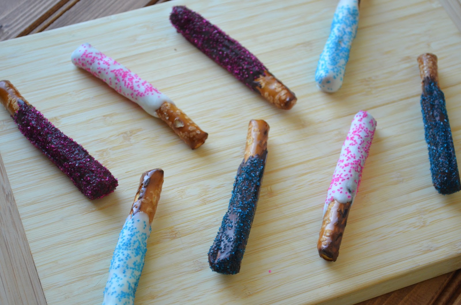 The Savvy Kitchen: Chocolate Covered Pretzel Rods