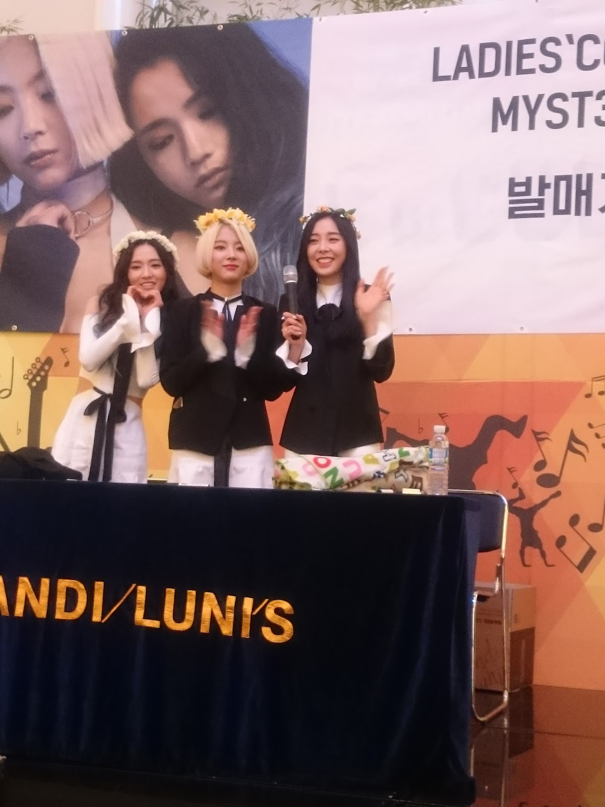 Meet Your Idol: Kpop Fan Sign Experience - May 2016 ( Twice & IOI)