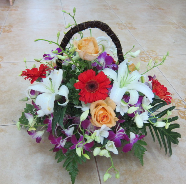 Nine Florist Phuket: พานไหว้ครู ร้านดอกไม้ ภูเก็ต