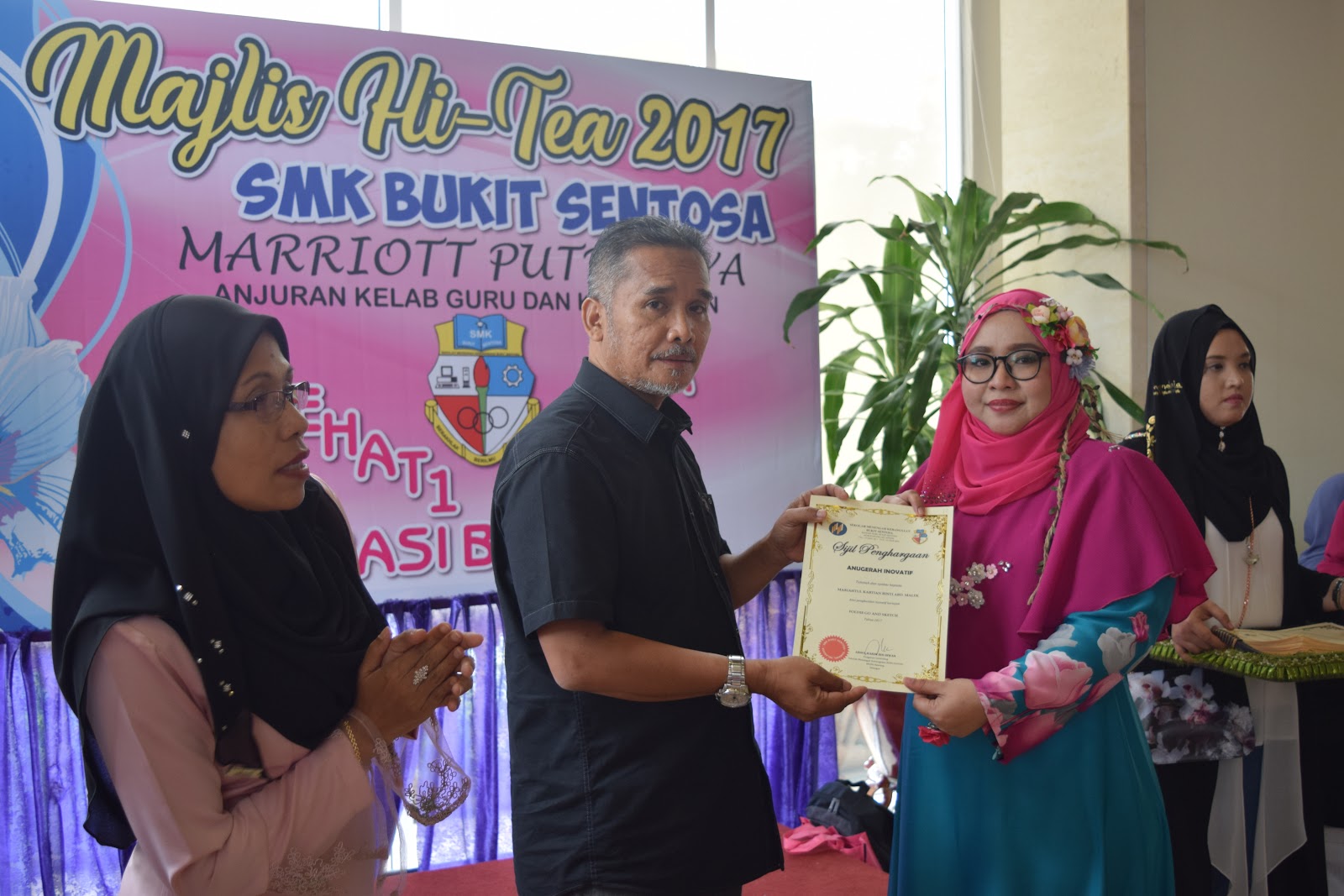 SMK BUKIT SENTOSA: Majlis Hi-Tea SMKBS