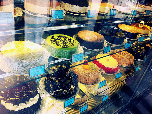 Party of 11: Shopping for a Party of 11 : The Cake Merchant