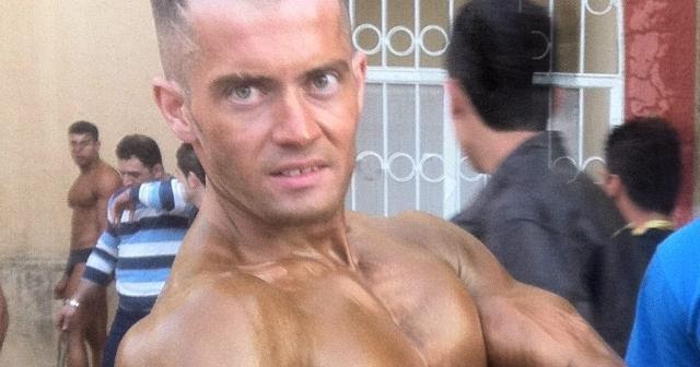 world bodybuilders pictures: after olive oil massage bodybuilder ...