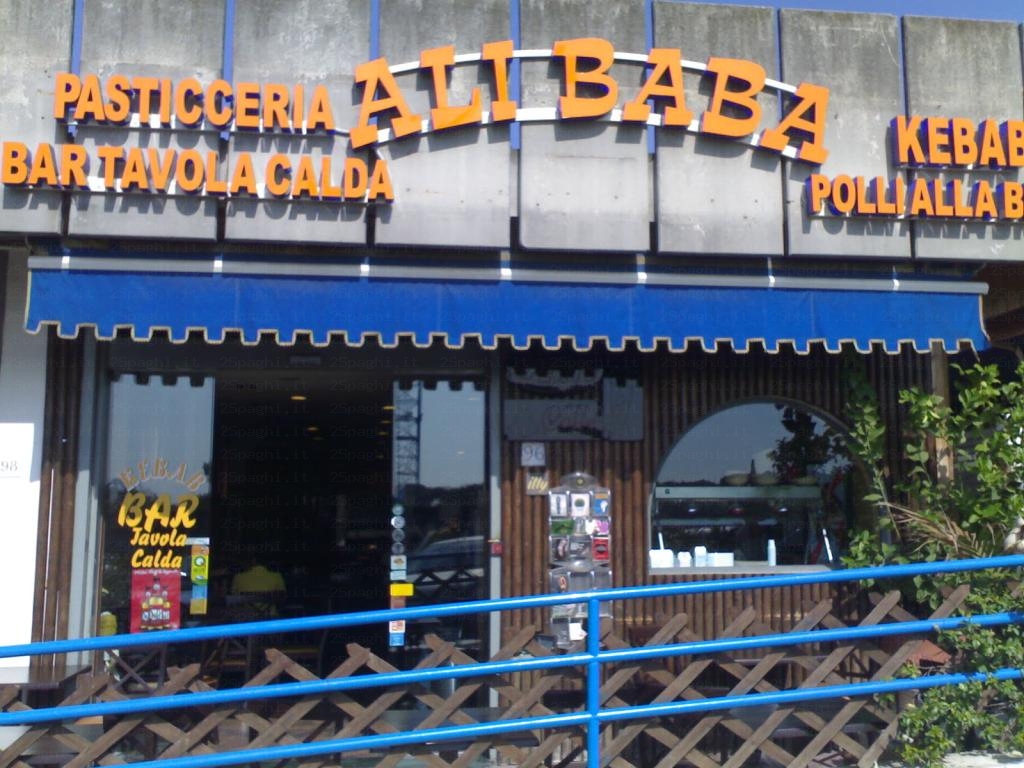 Il Polipo Affamato: Kebab sotto l'Arco di Travertino: Alì Baba a Roma