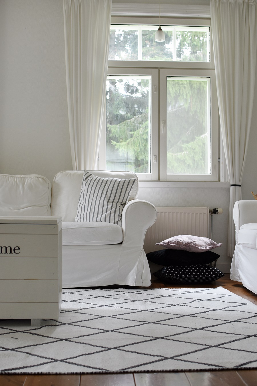 Valkoisen kartanon elämää: H&M:ltä iso matto olkkariin