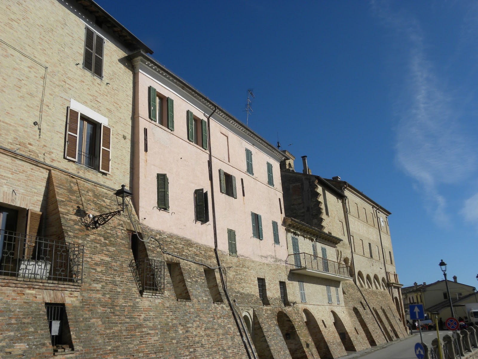Visita a San Marcello ( AN ), uno dei castelli di Jesi - THE MARCHE ...