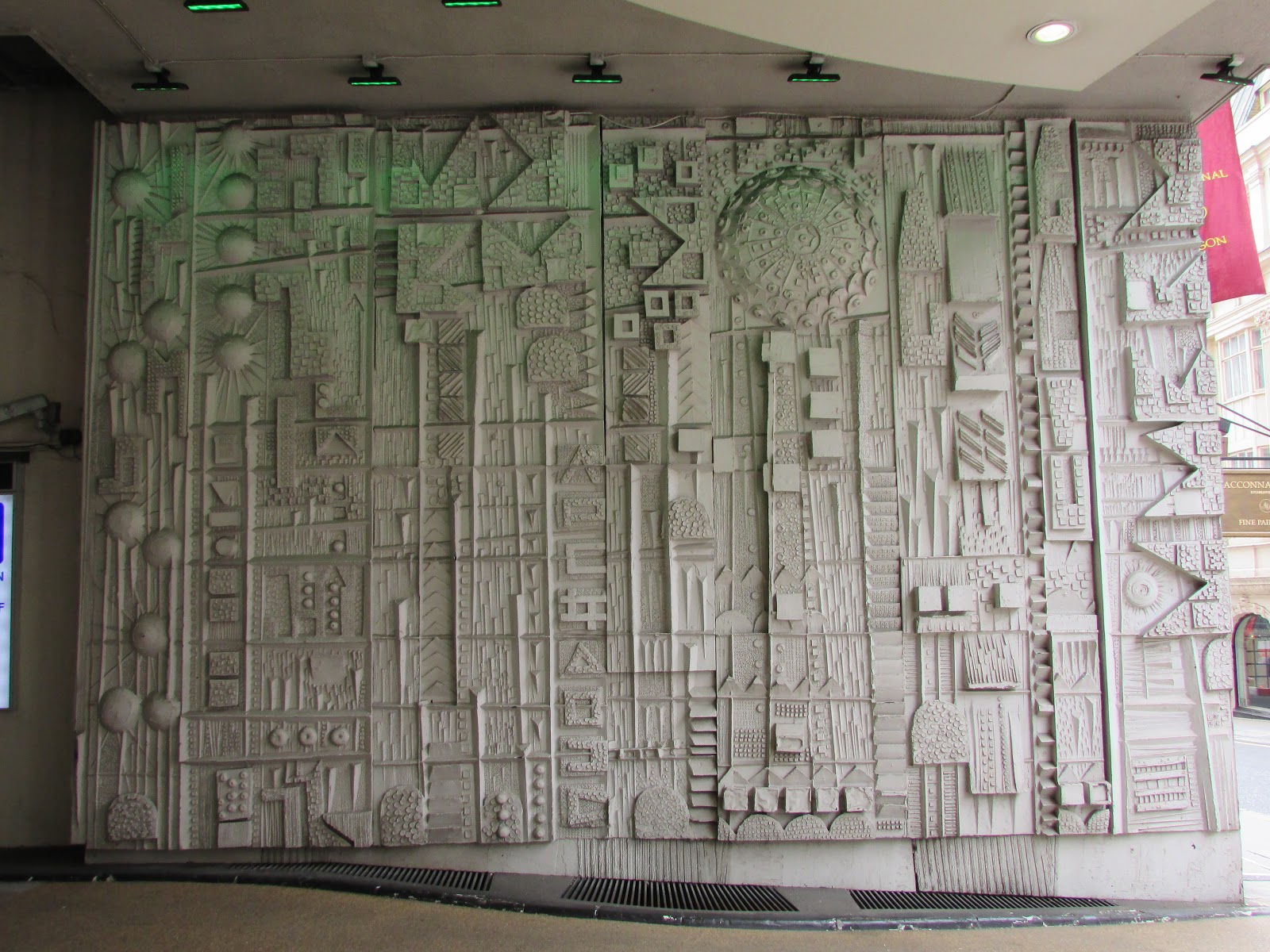 joseph scissorhands: William Mitchell Sculpture - Cavendish Hotel