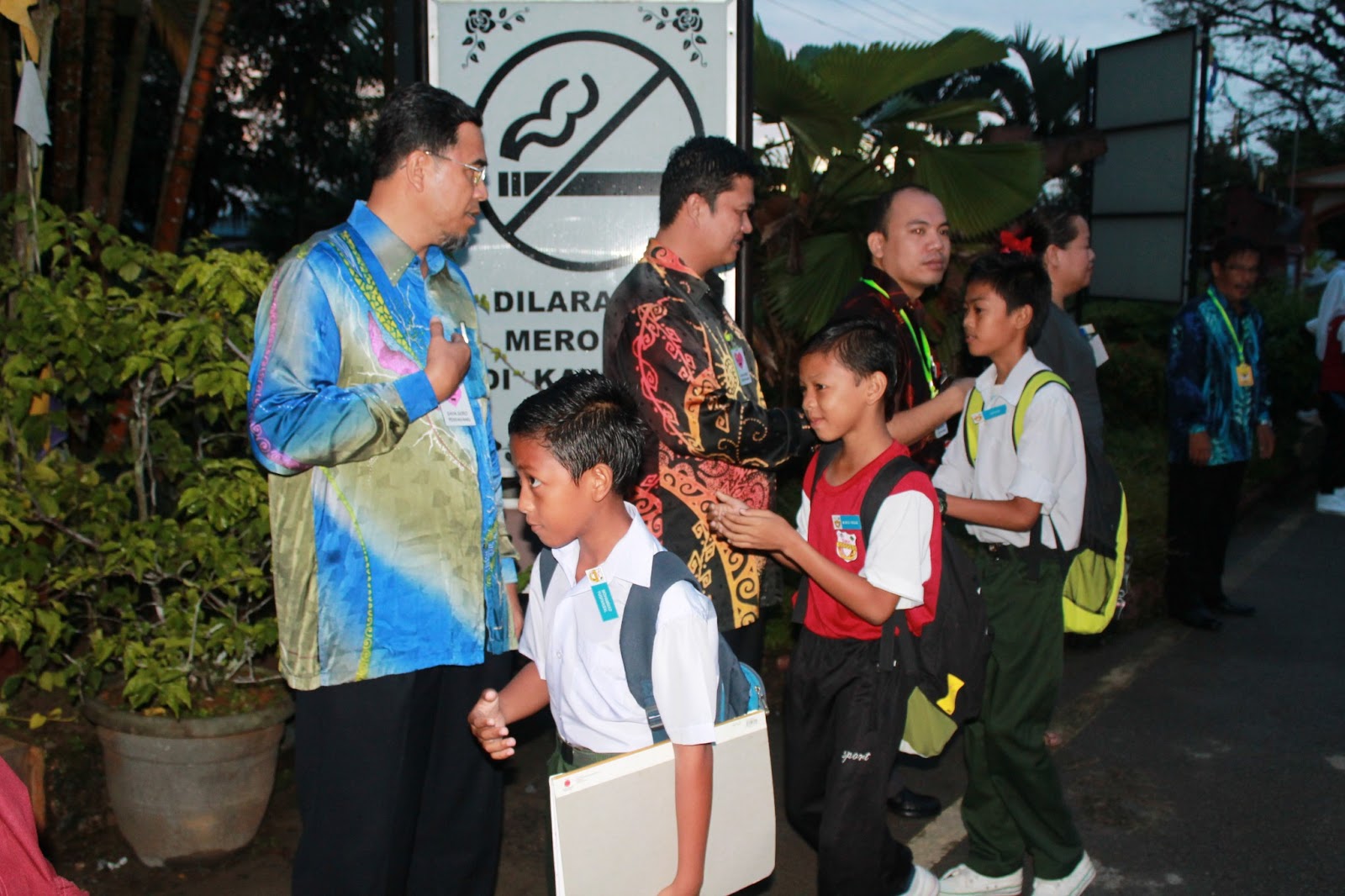 .::OFFICIAL BLOG OF SMK GEDONG::.: KEMPEN GURU PENYAYANG SMKG 2013