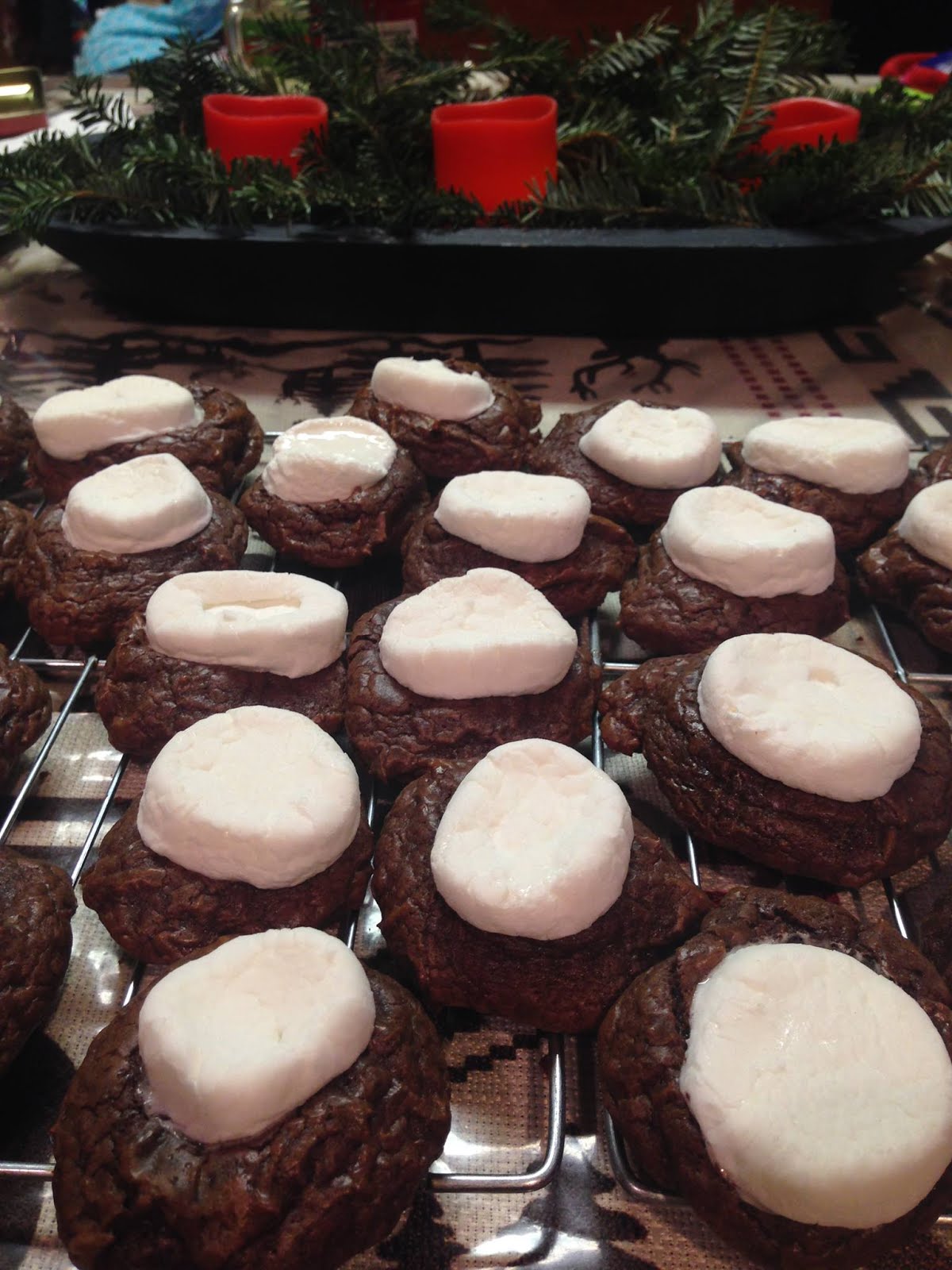 Clem's Kitchen: Mexican Hot Cocoa cookies with marshmallow