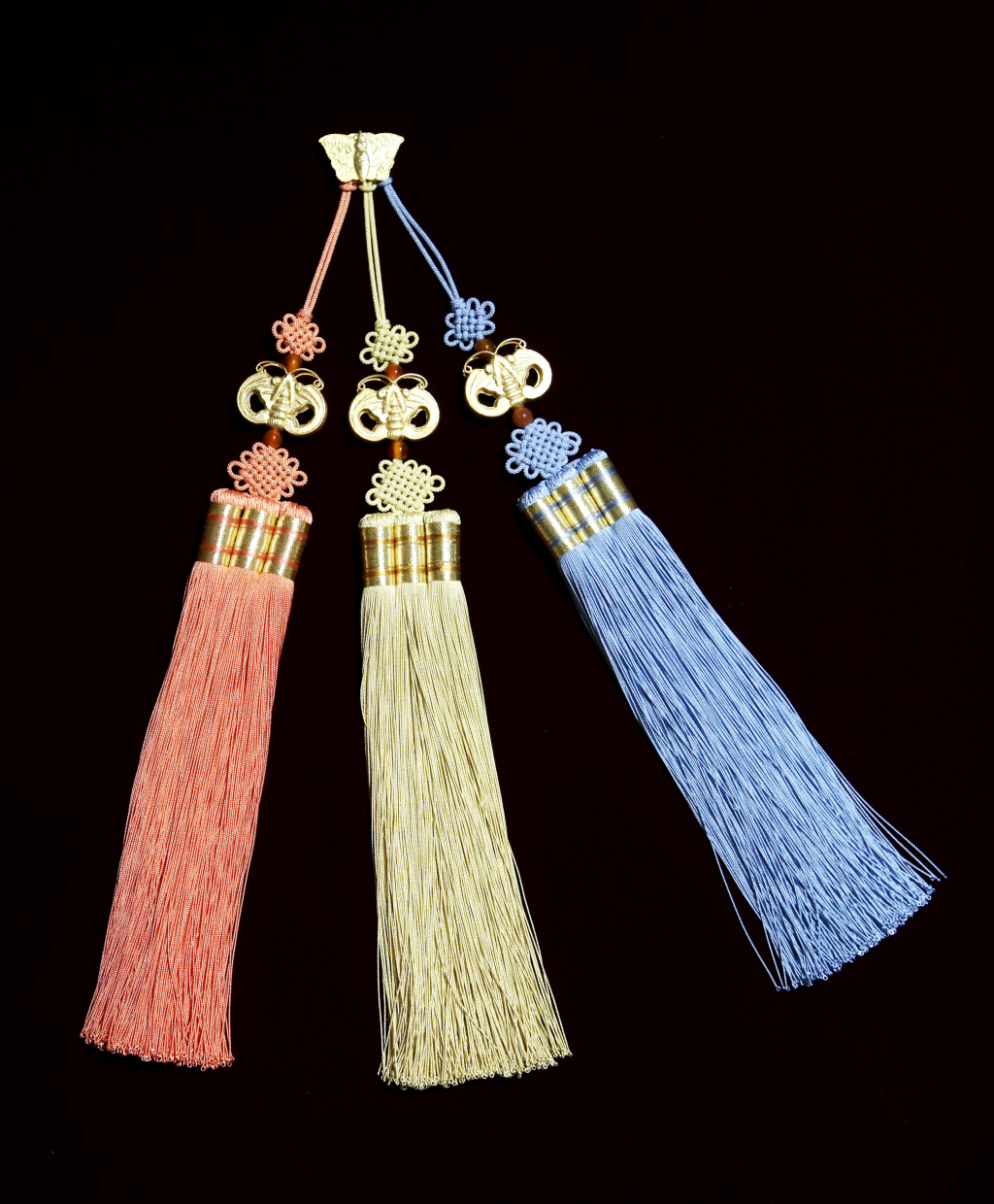 modern X antique: it's norigae!